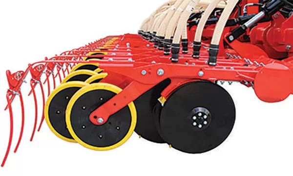 Noua semănătoare în rânduri combinată „OPERA 600” de la Maschio ...